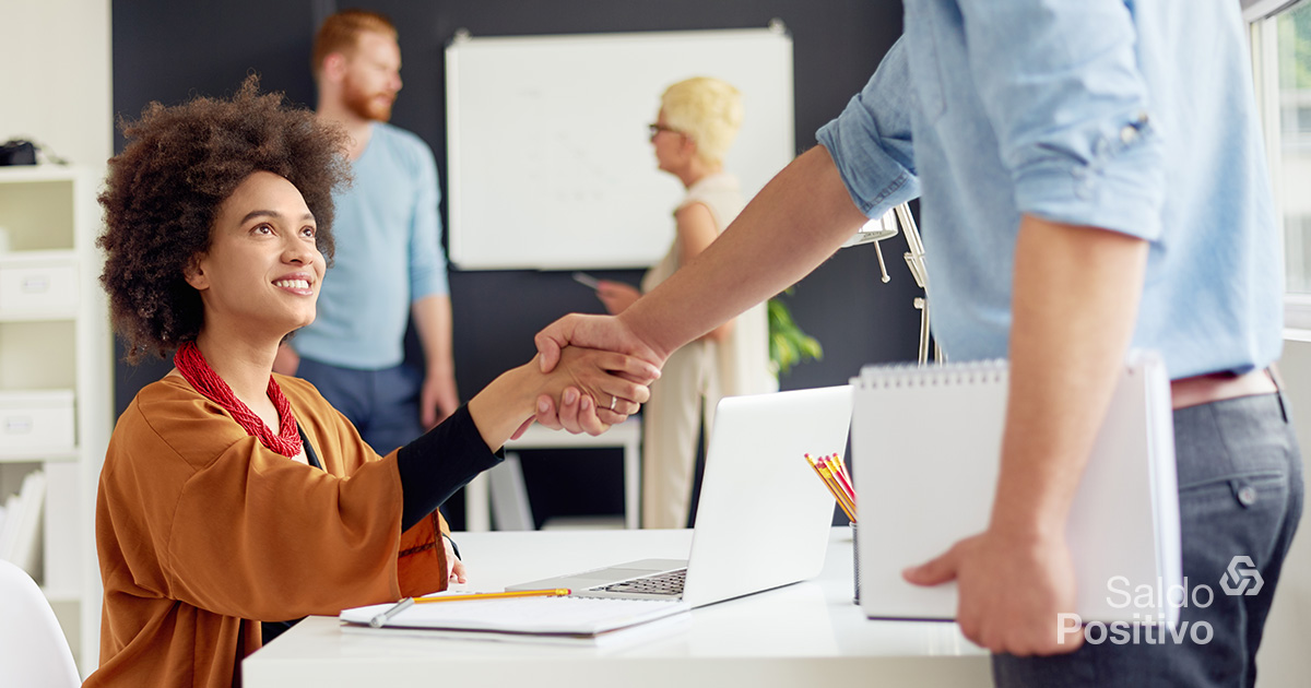 Saiba como acolher um novo colaborador na empresa